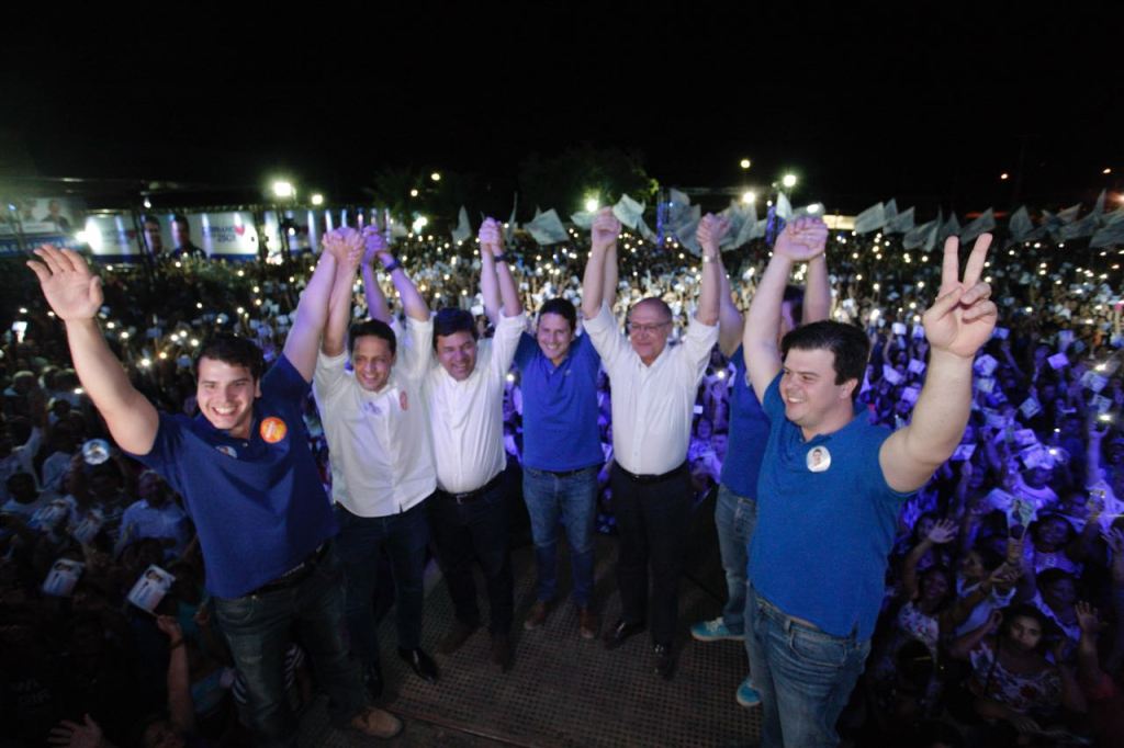 Fernando Filho e Antonio Coelho mostram força em lançamento com mais de ...